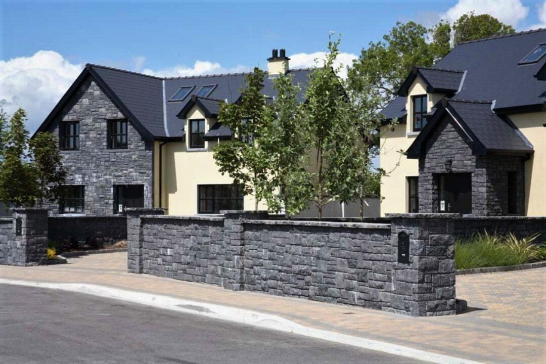 European Bluestone Stepping Stones - Pavers Melbourne | Tile & Stone ...